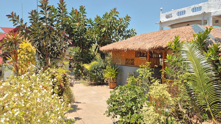 Bungalow Near Island Tours W Kitchenette & Patio - Puerto Galera