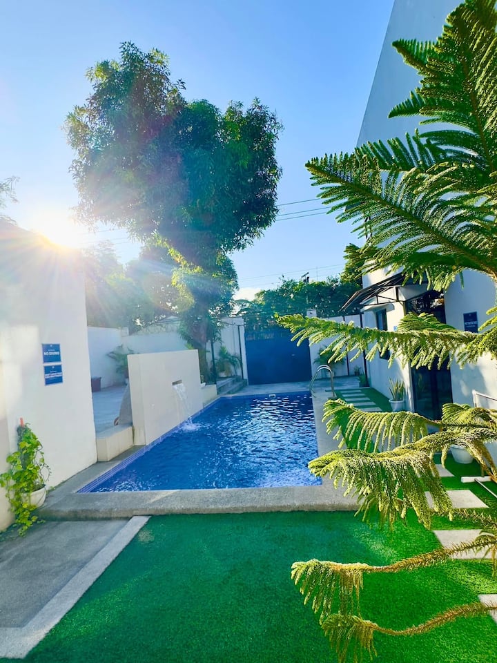 Relaxing Villa W/ Ktv Near Mall Nlex Clark Airport - Filipijnen