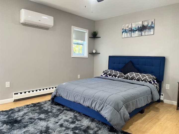“A Room For Professionals With Private Bathroom” - Patchogue, NY