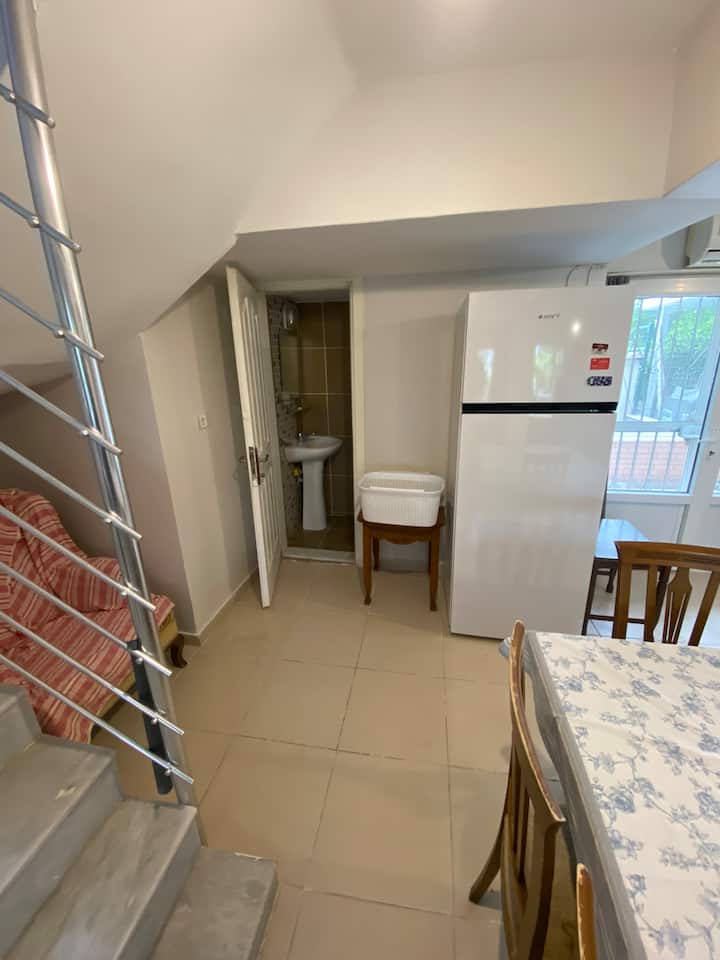 Altınkum Sahile 5dk Komple Yenilenmiş Köşe Villa - Akbük