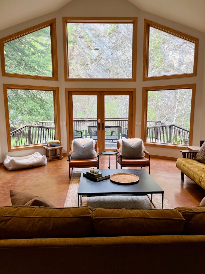 Redwood Creek Getaway! - Humboldt County, CA