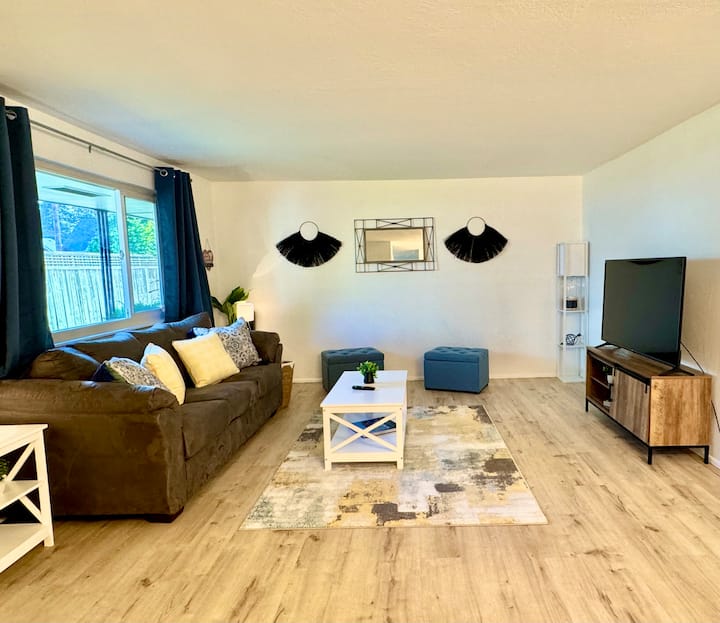 Uptown Haven - 2br Luxury Living - Tacoma, WA
