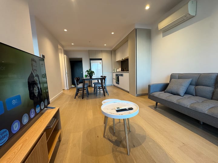 Luxury Stay In Prime Location | Pool & Gym - Williamstown