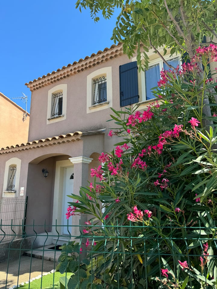 Maison 3 Chambres, Piscine, Festival D’avignon. - Sorgues