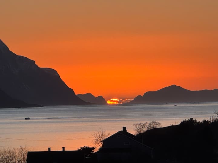 Kjellerleilighet M/boblebad,fri Parkering 1-4 Pers - Alesund