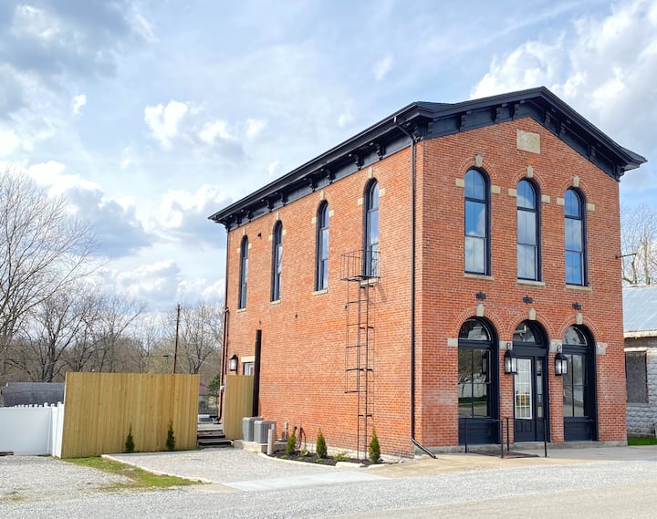 The Rivertown Lodge - Connersville, IN