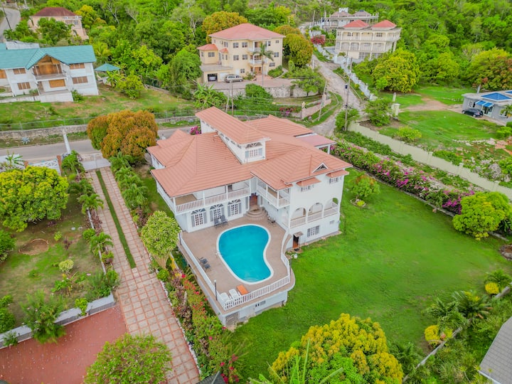 5-star Oceanview 3br Villa W/pool, Chef & Driver - Jamaica