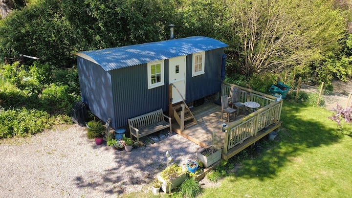 Anne's Hatch Hut - Midhurst