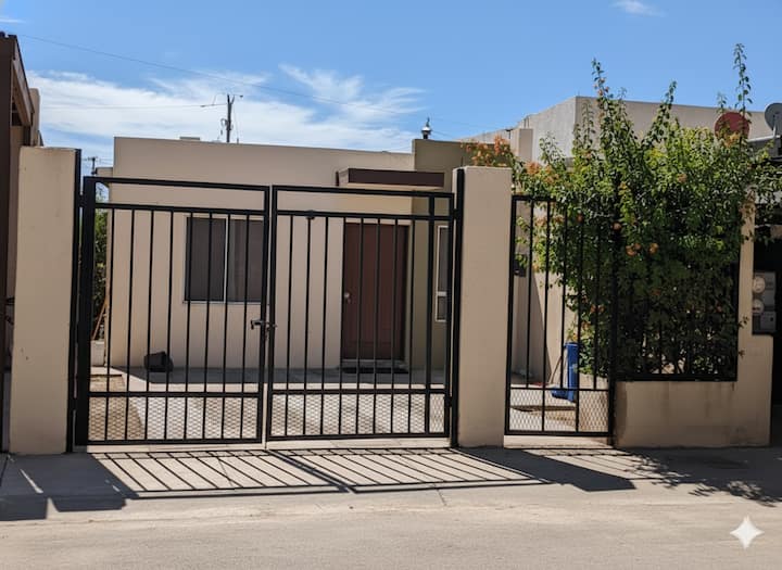 Comfortable House. Security 24 X 7 - Mexicali