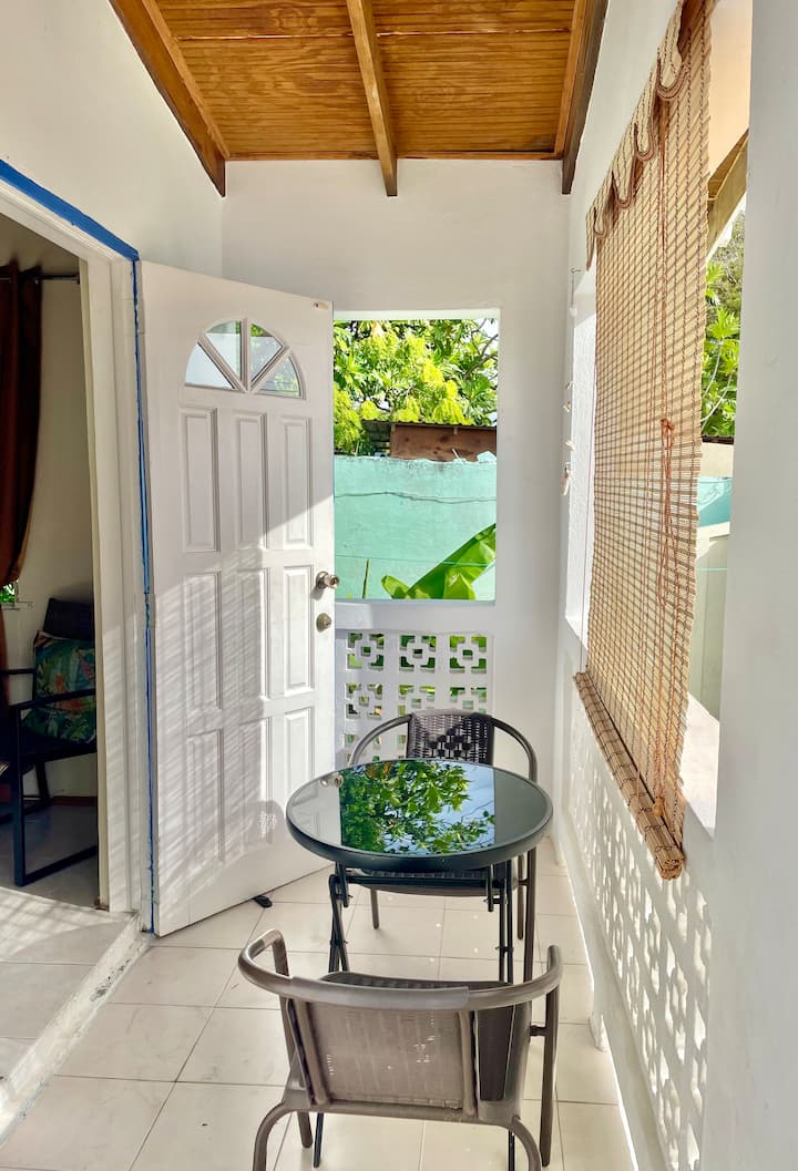 Cute 1 Bd Cottage, Great Area Near Lovely Beaches - Barbados