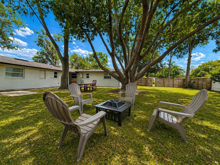 -Quiet Cozy Downtown •2br : Near Eateries & Hwy- - 克萊蒙