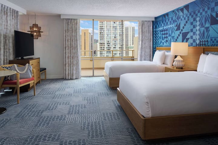 3 Pet-friendly Units W/ Balconies! Shuttle Service - Honolulu, HI