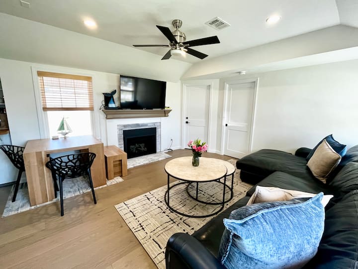 Private Cape Home-walk To Beach! - Barnstable, MA
