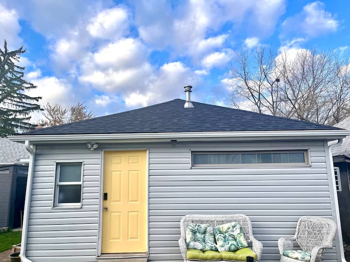 Location! Location! Perfect Spot - Niagara Falls