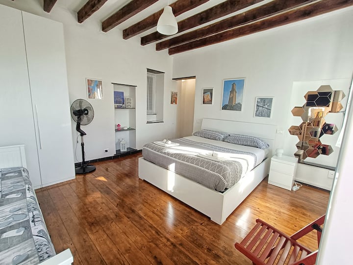 Appartamento Indipendente - Cin:it010025c2fli2h2yk - Genoa