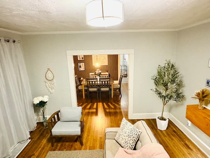 Stylish 2br Stay | Near Crossplex & Local Eats! - Birmingham, AL
