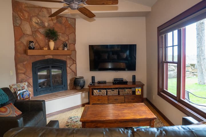 Awesome Private Guesthouse In Quiet Downtown - Flagstaff, AZ