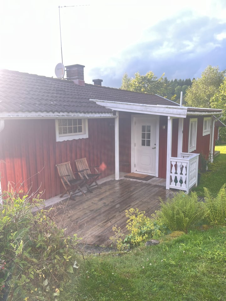 Sommarstuga Nära Skog Och Hav - Henån