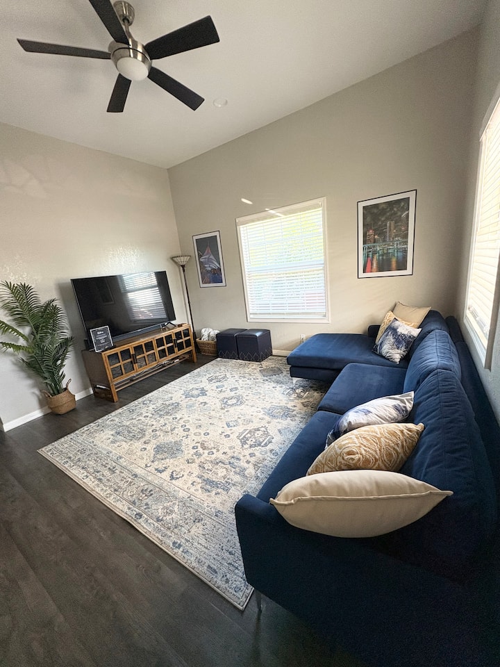 Ybor Oasis - Historical Bungalow Unit B - Tampa, FL
