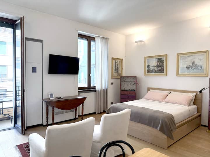 Elegant Studio Between Duomo & Central Station - Assago