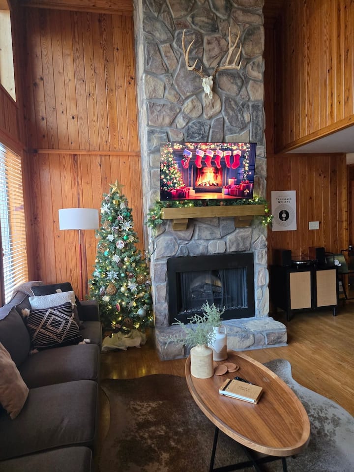 Sauna-hot Tub-shuffleboard-cornhole-arcade Game - Gatlinburg, TN