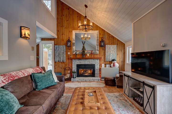 Stylish Mtn Home-ski/ Pools/ Hot Tubs & Fire Pit - New Hampshire (State)