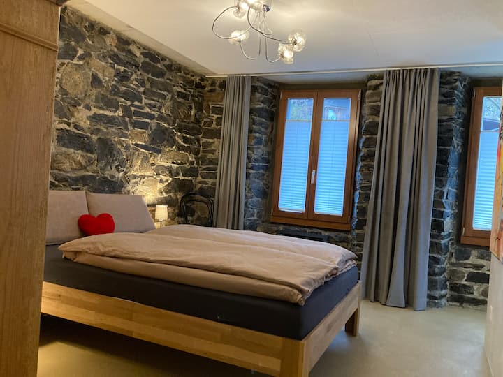 3 Roses, Honeymoon Suite - Interlaken