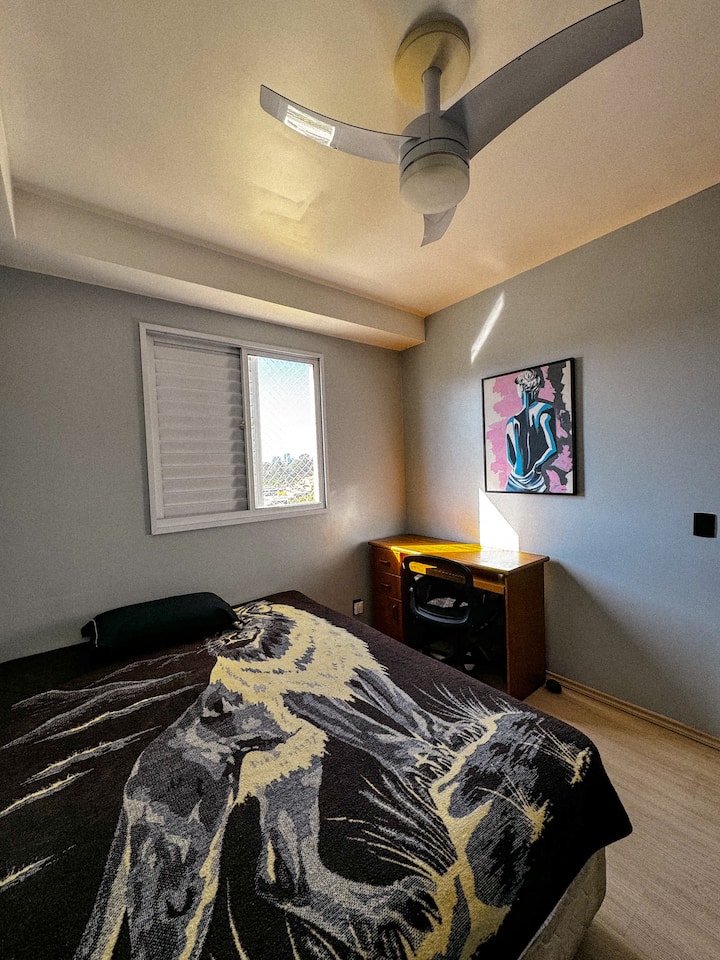 Quarto Inteiro. Na Melhor Região De Barueri. - Barueri
