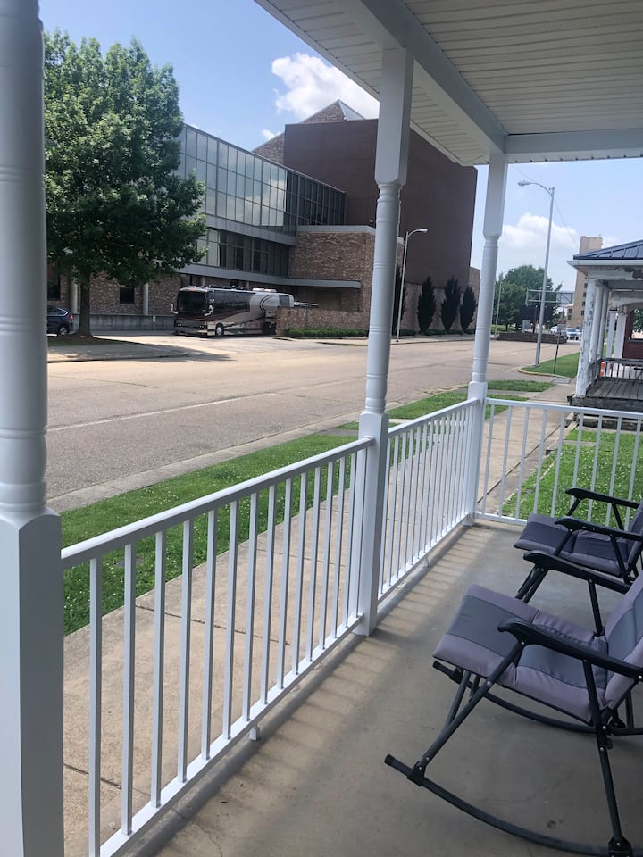 Unique Renovated 2 Bedroom Apt. - South Shore, KY