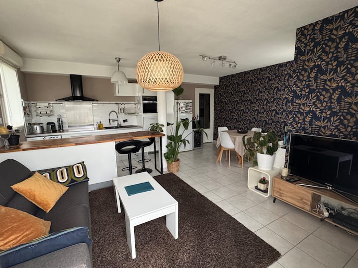 Appartement Cosy Avec Terrasse - Sainte-Eulalie