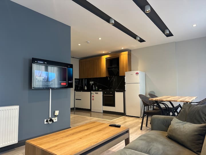 Lara – Modern 2br | Walk To Cliffs & Fast Wifi - Antalya