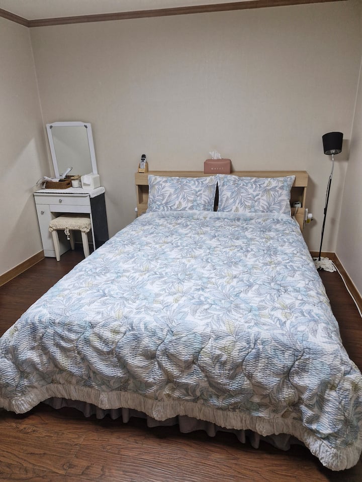 오름하우스204호* 수완지구* 수완동*
조용한숙소(1~2인)장박손님205,302호 권장함. - Gwangju