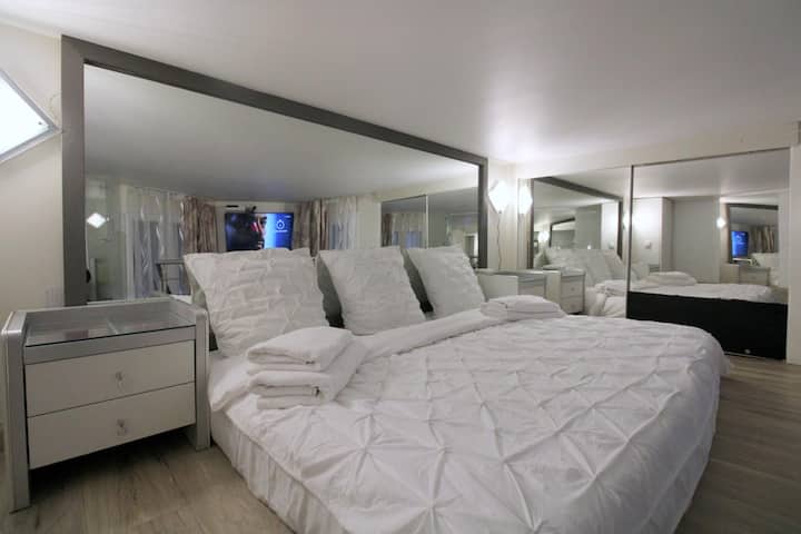 Studio A Montmartre Pour 4 Le A Rez-de-chaussée - Paris
