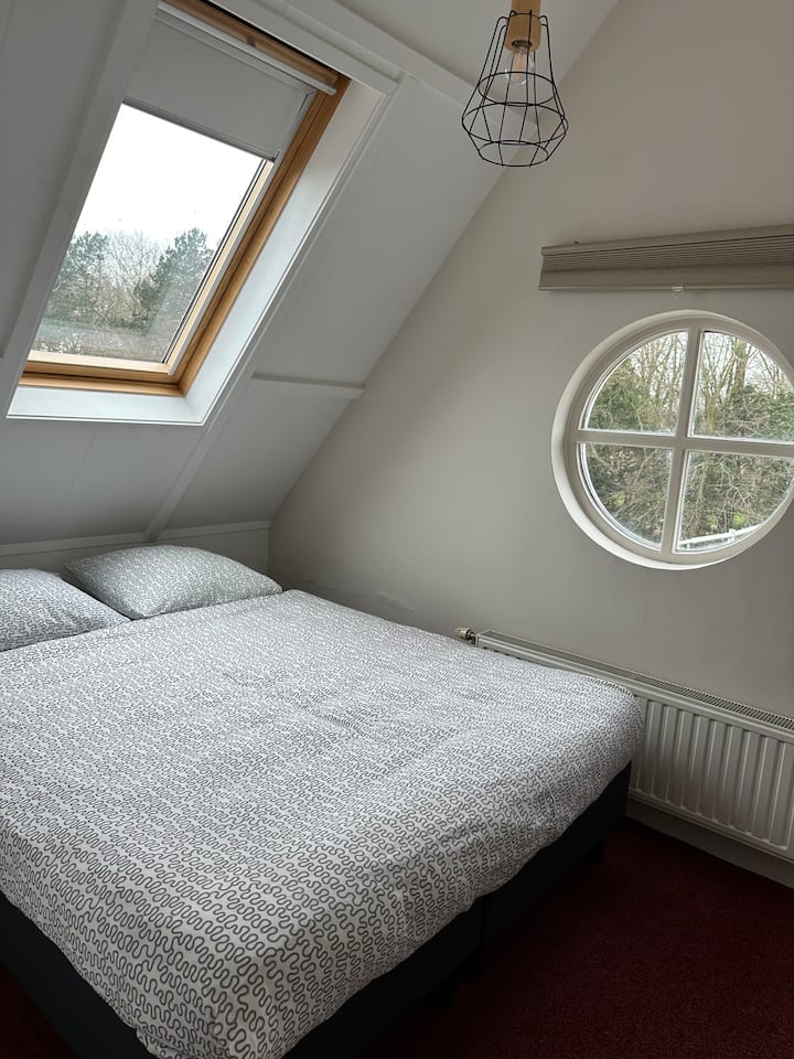 Rm 03 W/private Bathroom/ Small Kitchen/ Parking - Zoetermeer