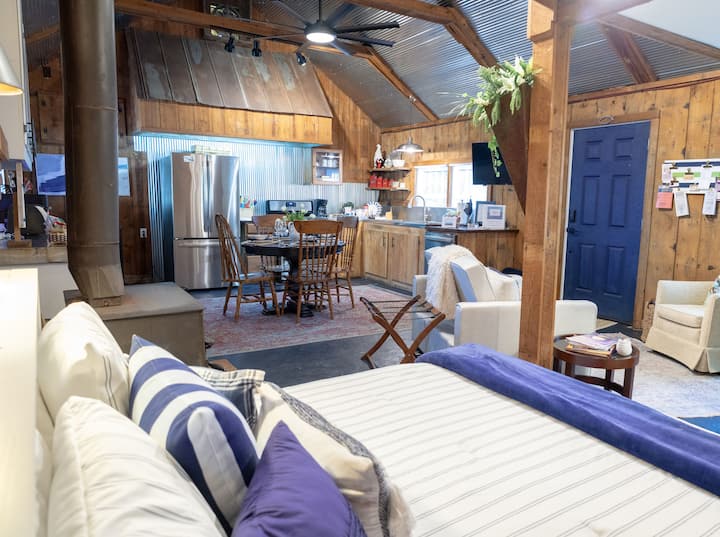 Pamlico River Retreat - Quaint Cottage - Washington, NC
