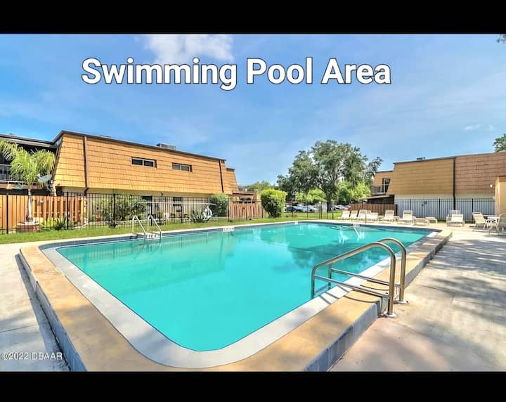 Entire Home Only 8 Minutes Away From Beaches - Daytona Beach, FL