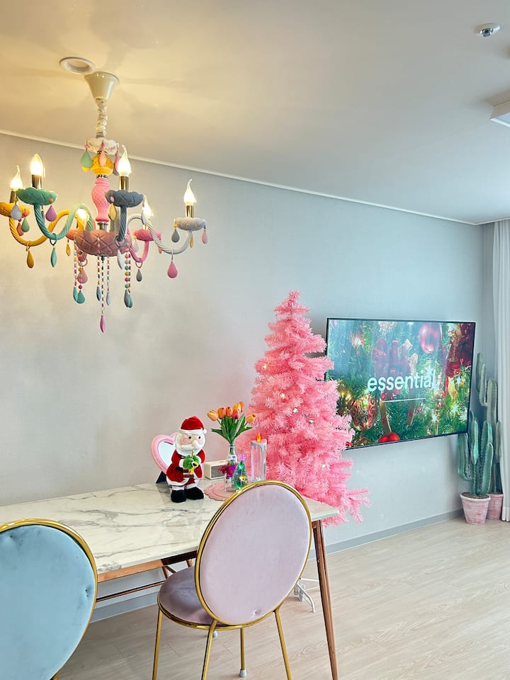 #해운대#벡스코#재송역1분거리#65인치tv#연박할인#최대6인#방2개#침대2개#신축 - Busan