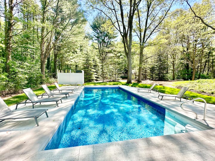 Renovated Golf Course Home | Private Pool/hot Tub - Holland, MI