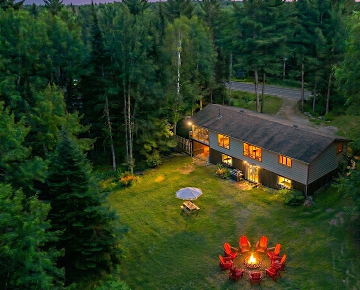 Muskoka Mistywoods - 5br Cottage Ac+firepit+bbq - Bracebridge