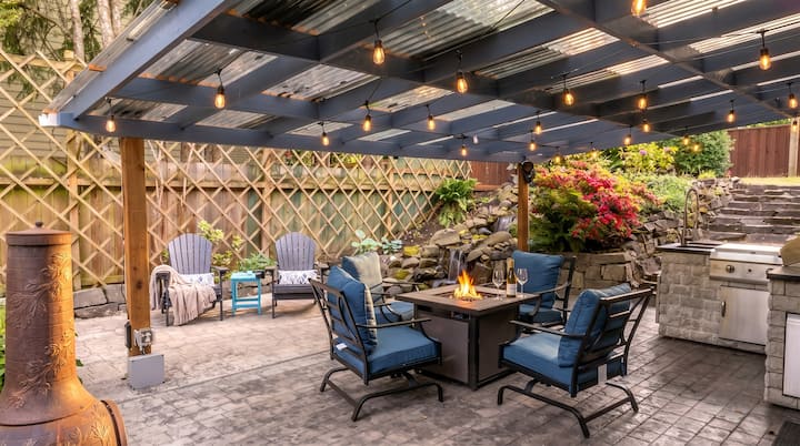 College Hill Hideaway | Near Uo, Fire Table - Eugene, OR