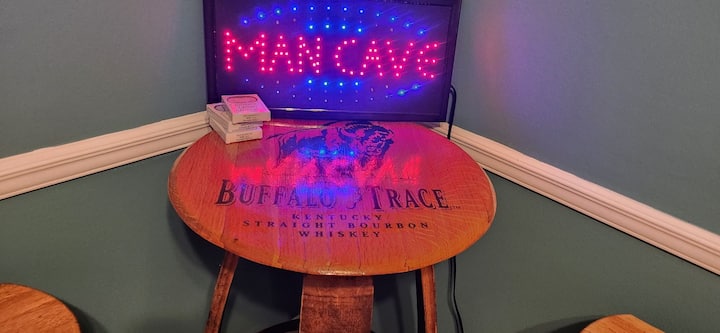 Pappy's Man Cave- 300yds From Bt - Frankfort, KY