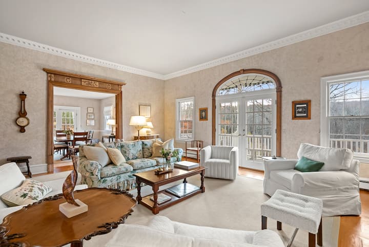 Chancton House | 4 Bedrooms | Pool | Bedford - Stamford, CT