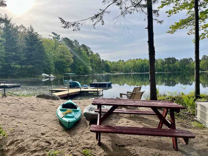 Cozy Lake Cabin W/ Sandy Beach, Kayaks & Firepit - Two Sisters Lake, WI