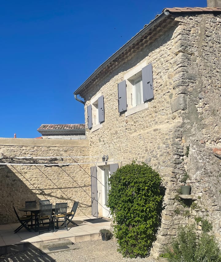Maison En Pierres & Jardinet Clos – 4-6 Pers - Dieulefit
