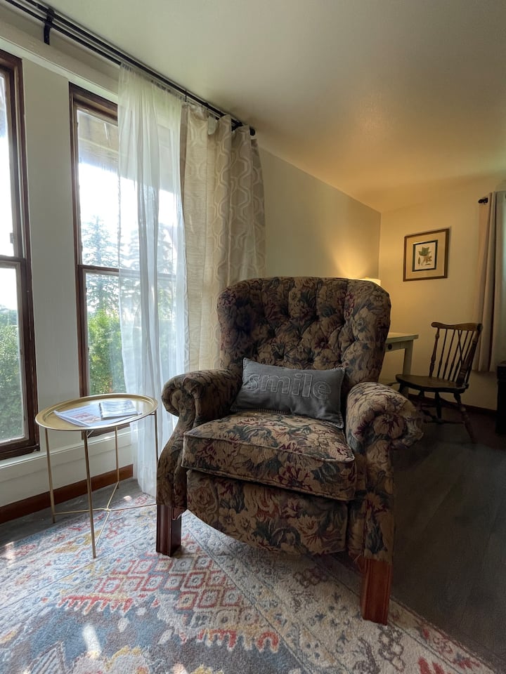 Cozy Apartment In The Heart Of Historic Lake Mills - Marshall, WI