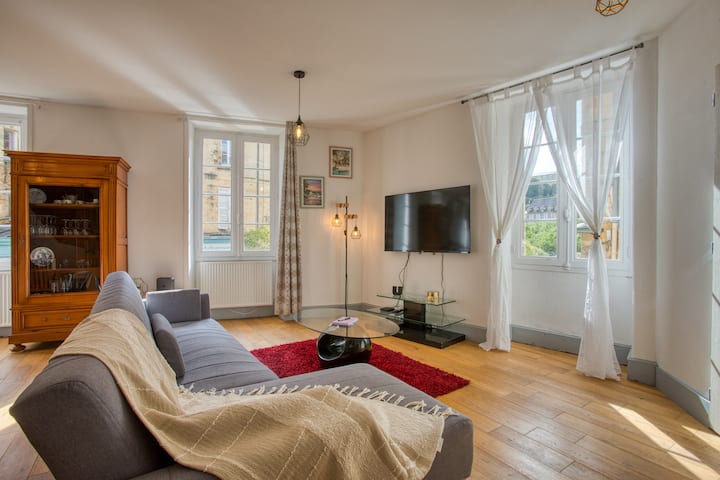 Sarlat En Couleurs - Maison 10p. En Centre-ville - Sarlat-la-Canéda