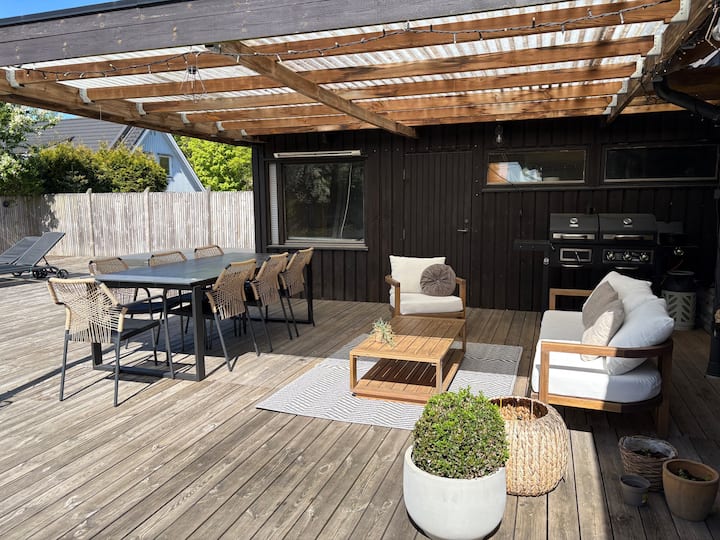 Rymligt Hus Med Jacuzzi - Helsingborg