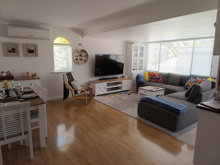 Misty's Beach Haven, Relax And Chill Out. - Western Australia