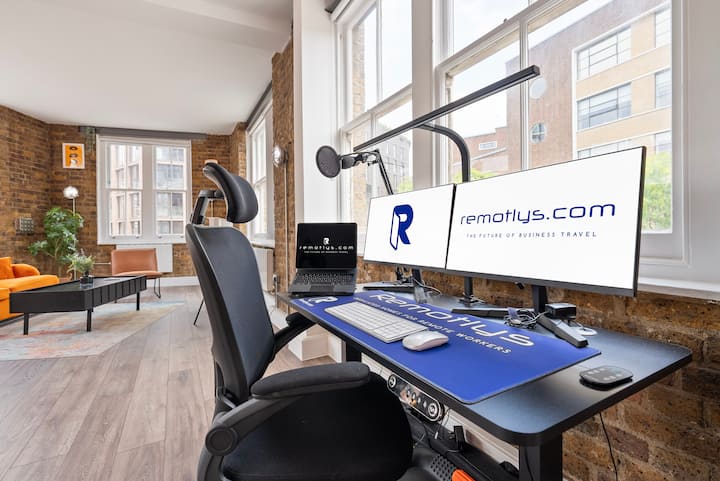 New & Spacious Studio In Old St - London