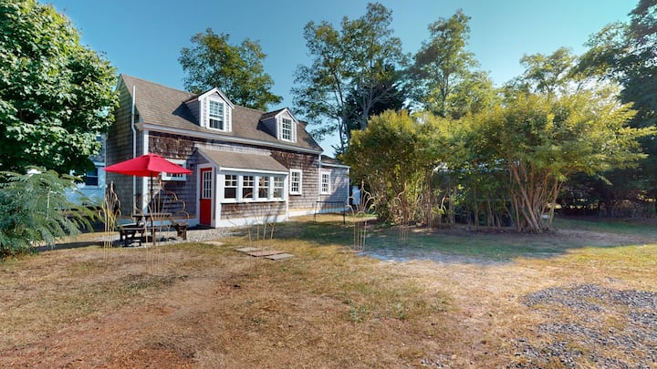 Charming Cottage In Pond Village - North Truro, MA